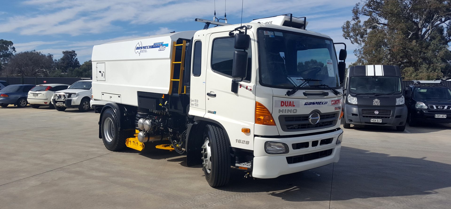 Rosmech R6 Hino FG 1628 Street Sweeper - Rosmech